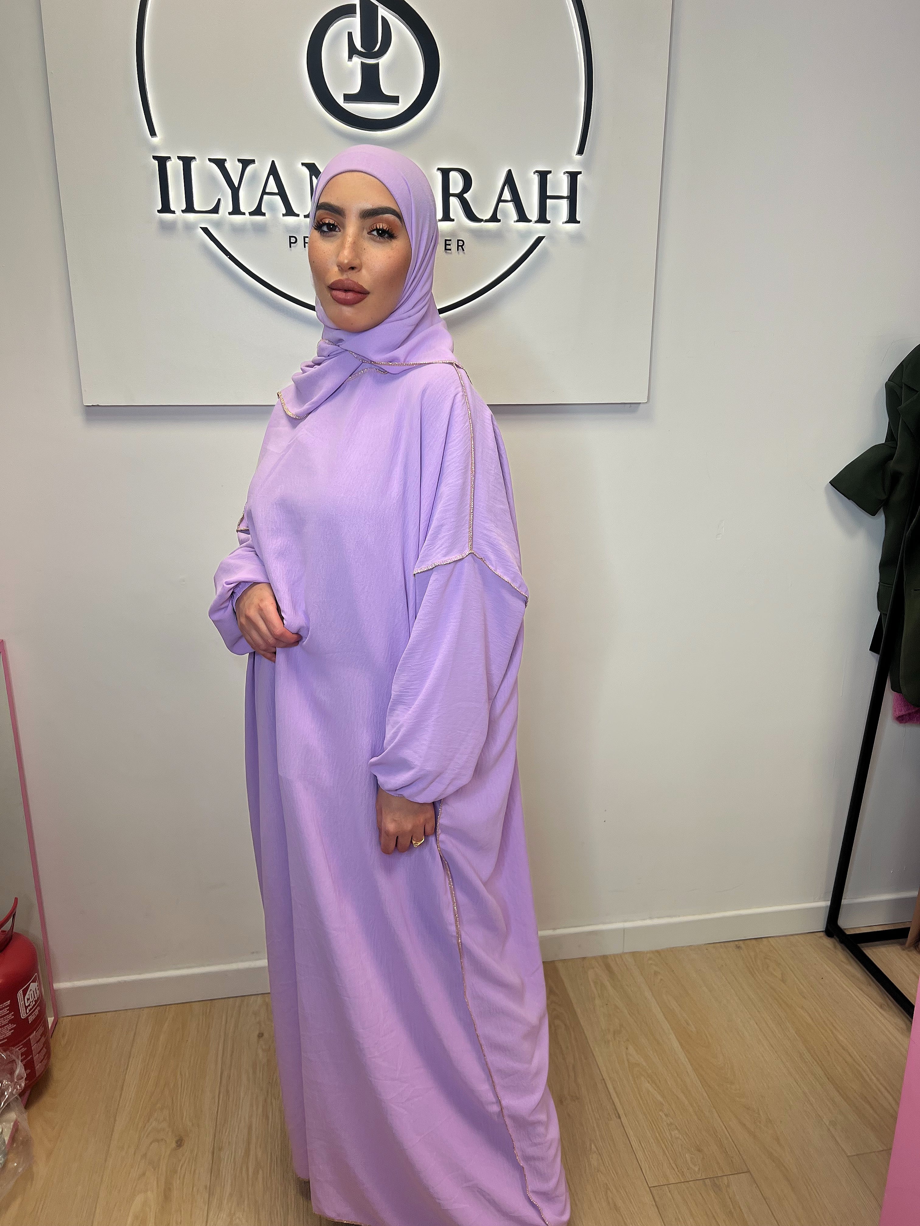 Robe HIJAB lilas – Ilyansarah