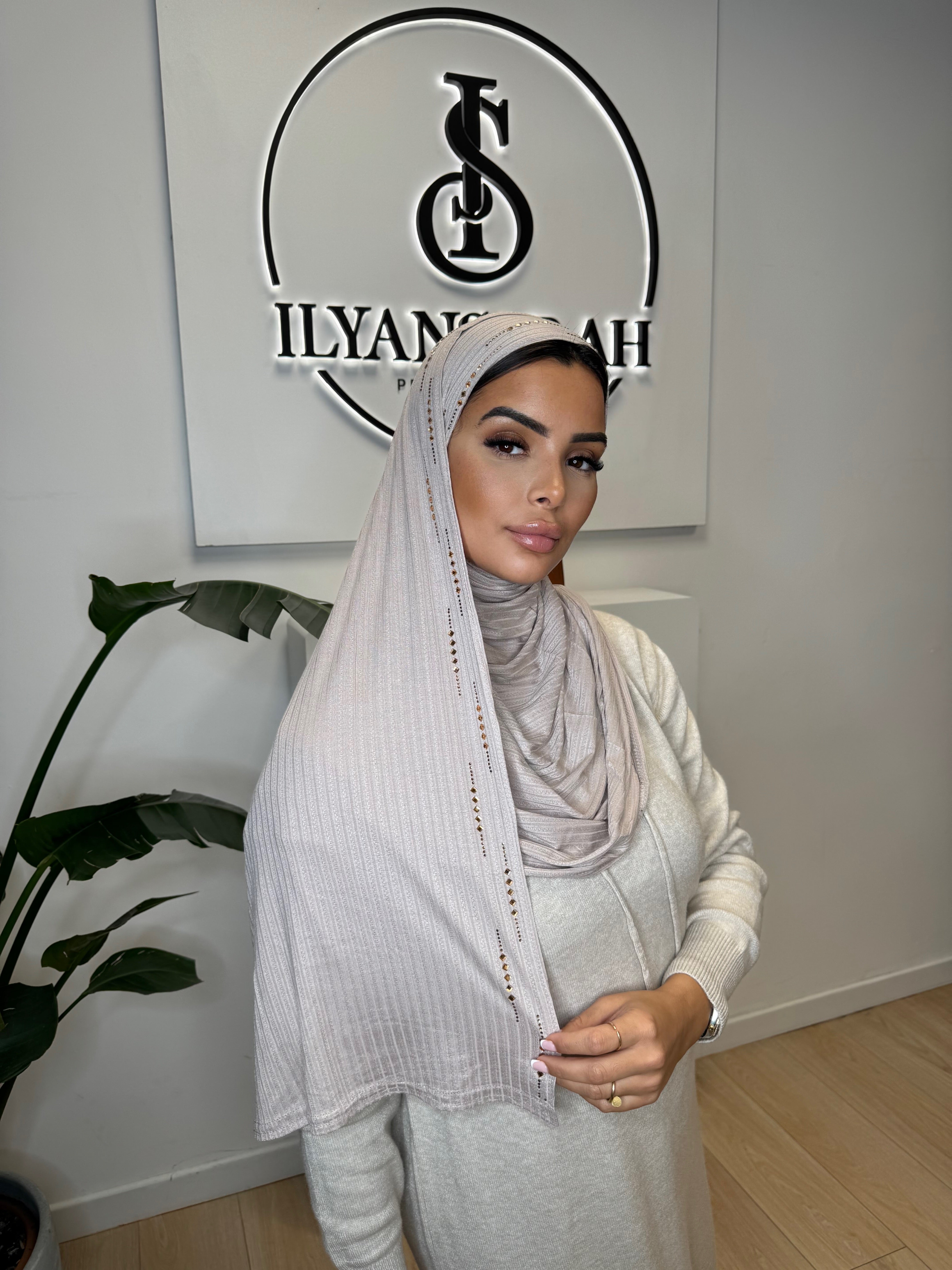 Hijab premium, champagne – Ilyansarah