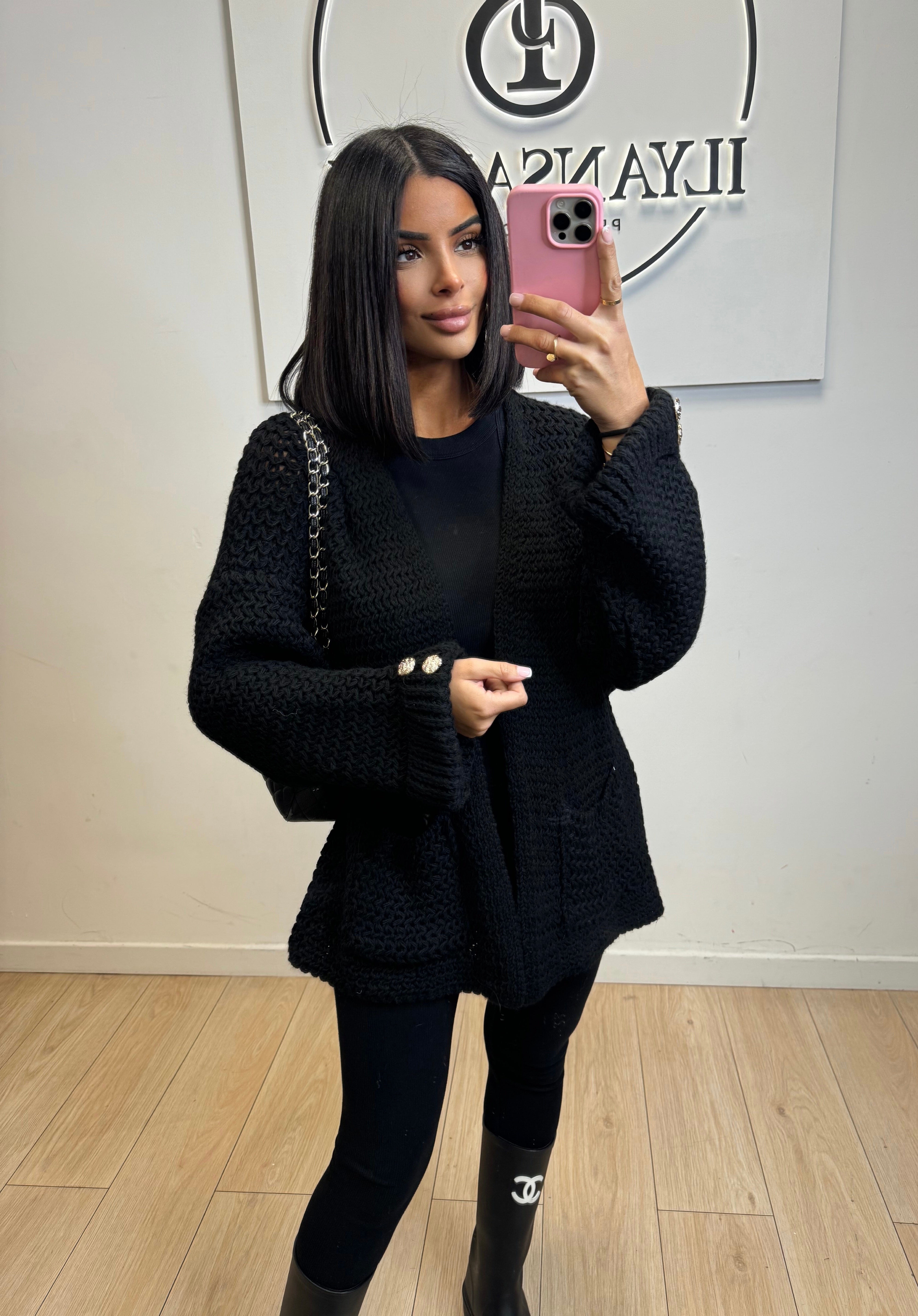 Gilet, long bouton d’or – Ilyansarah